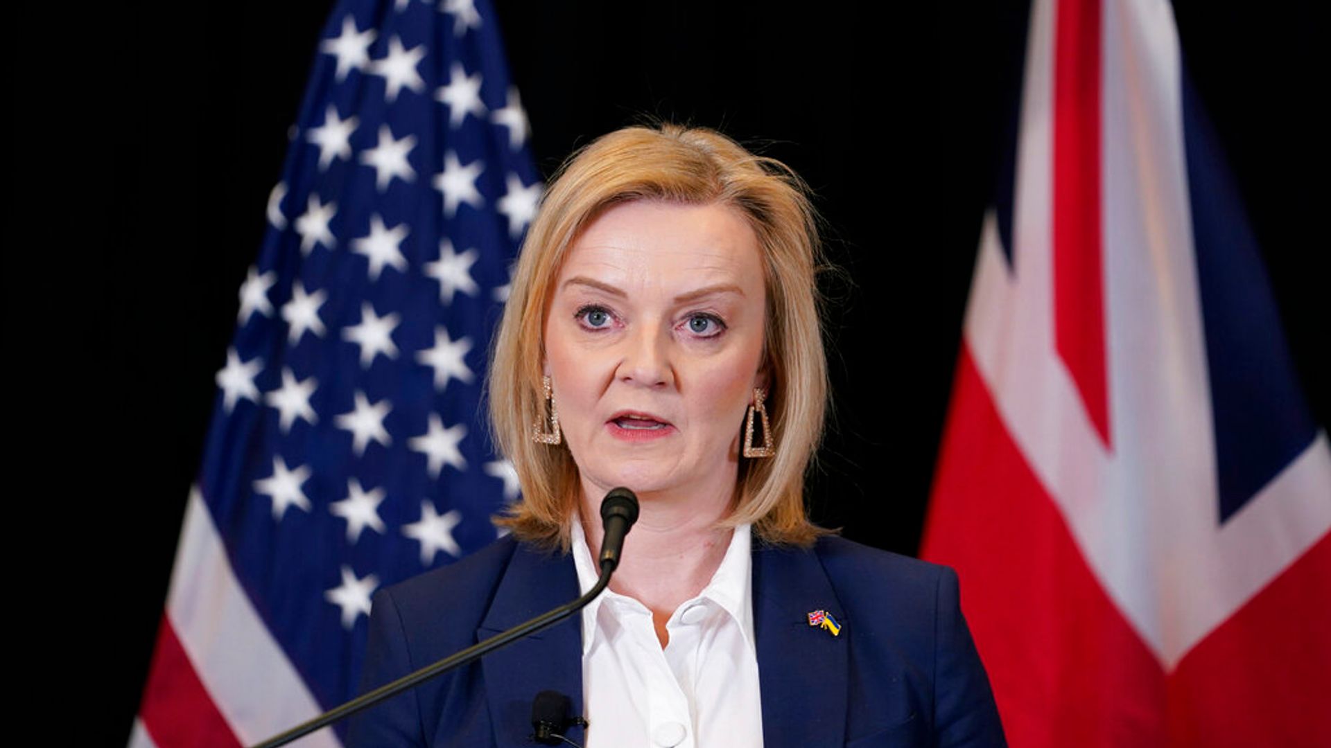Truss calls for Trump-style ‘revolution’ in the UK – BRFM
